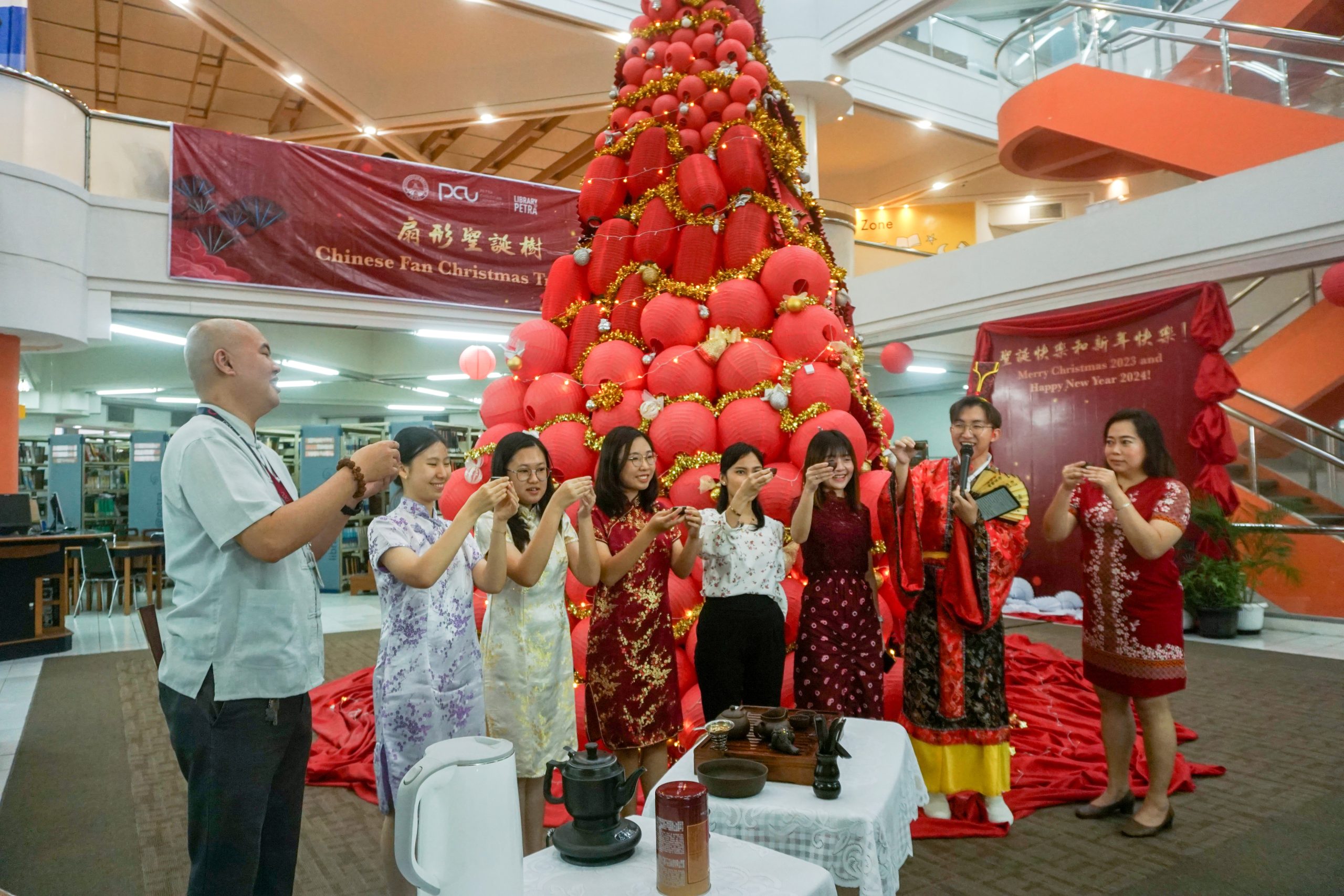 Pictures Of Christmas In Chinese Culture The Fusion Of Christmas