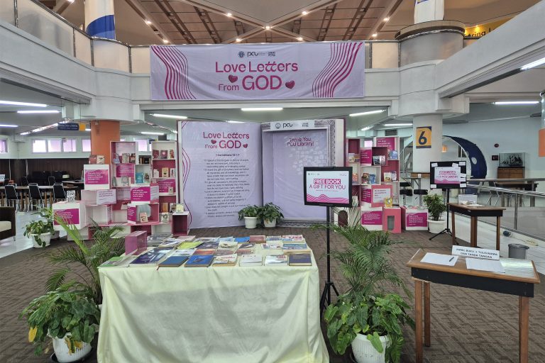 Petra Christian University Library