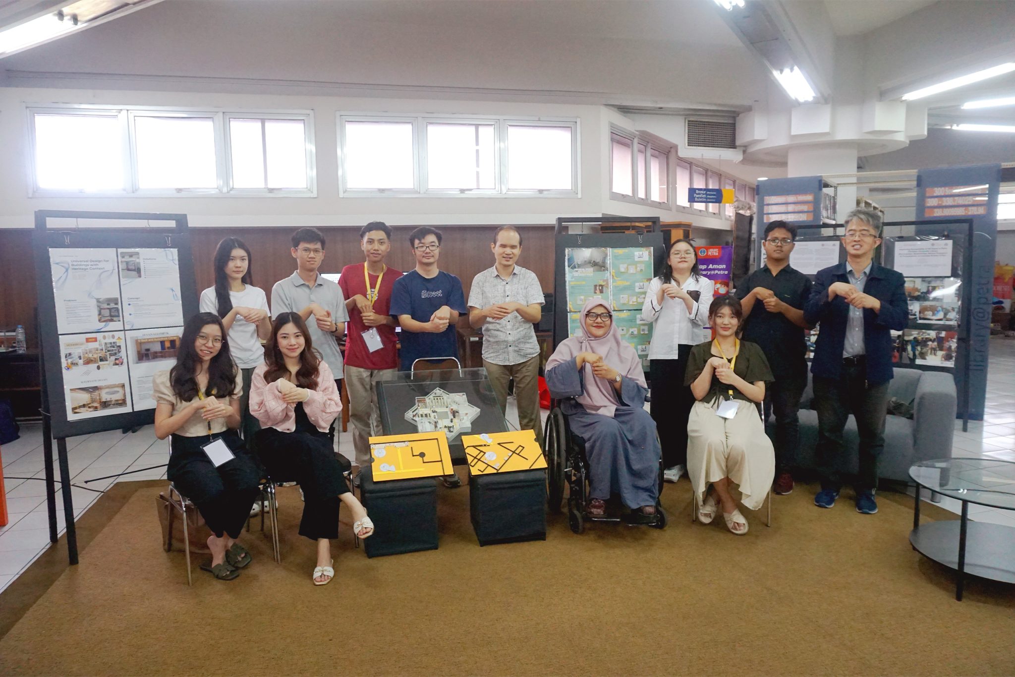 Petra Christian University Library